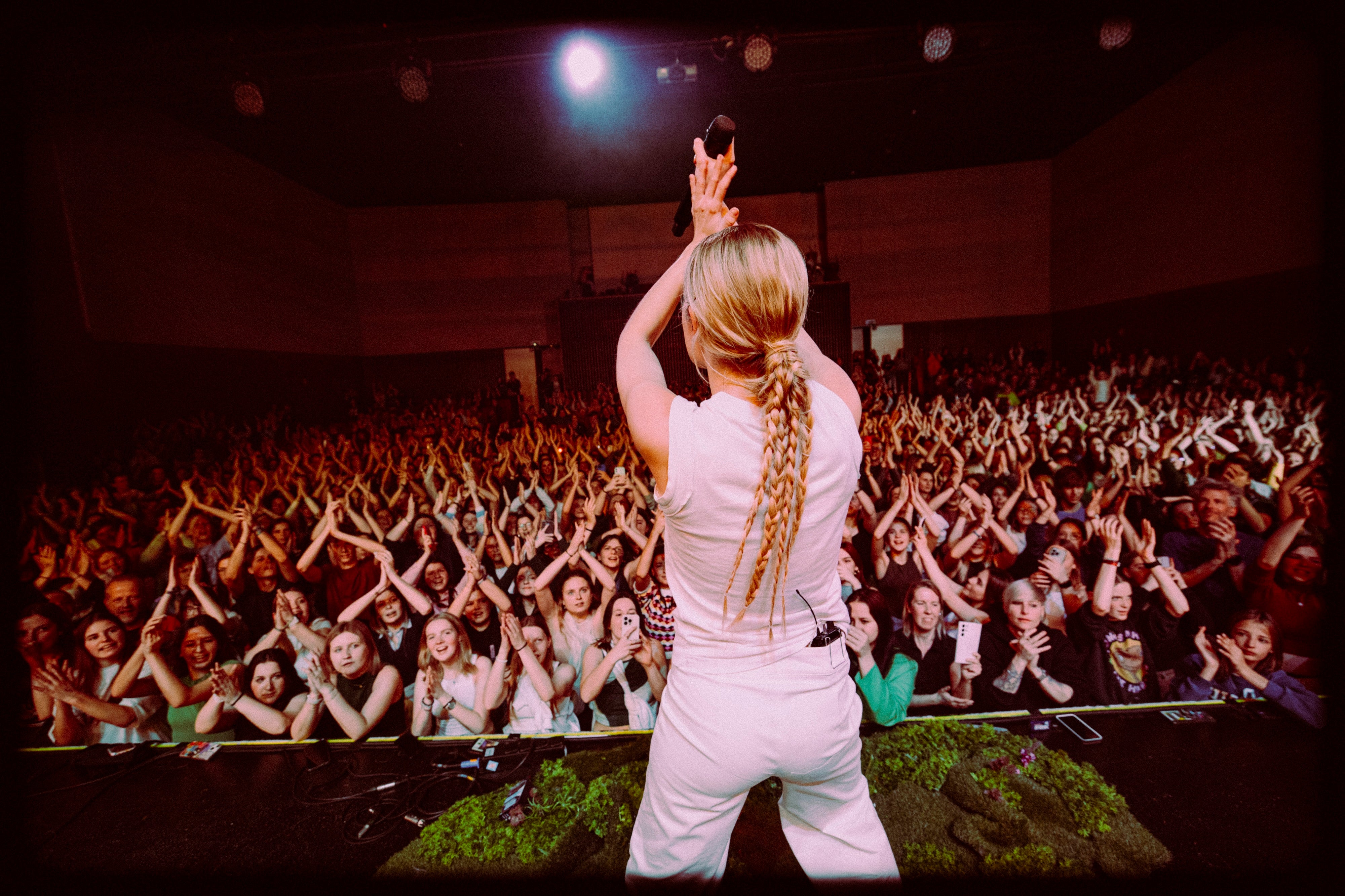 2025-05-08 Ancienne Belgique – Pommelien Thijs